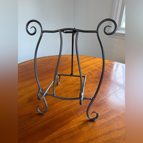 Accents | Elegant Black Metal Scroll Display Stand | Poshmark
